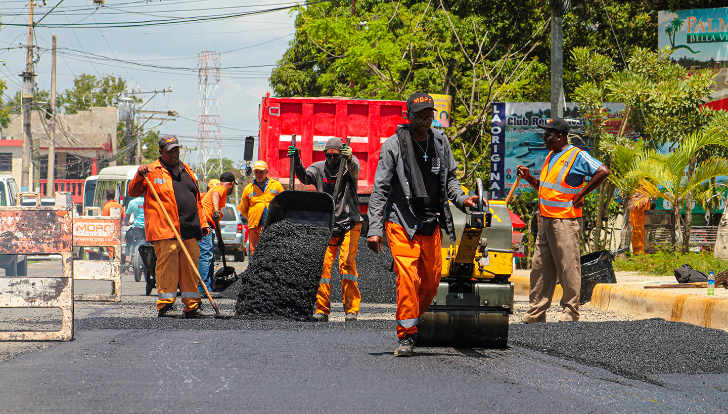 MOPC anuncia amplicación del Programa Bacheo 24/7 - Ámbito RD