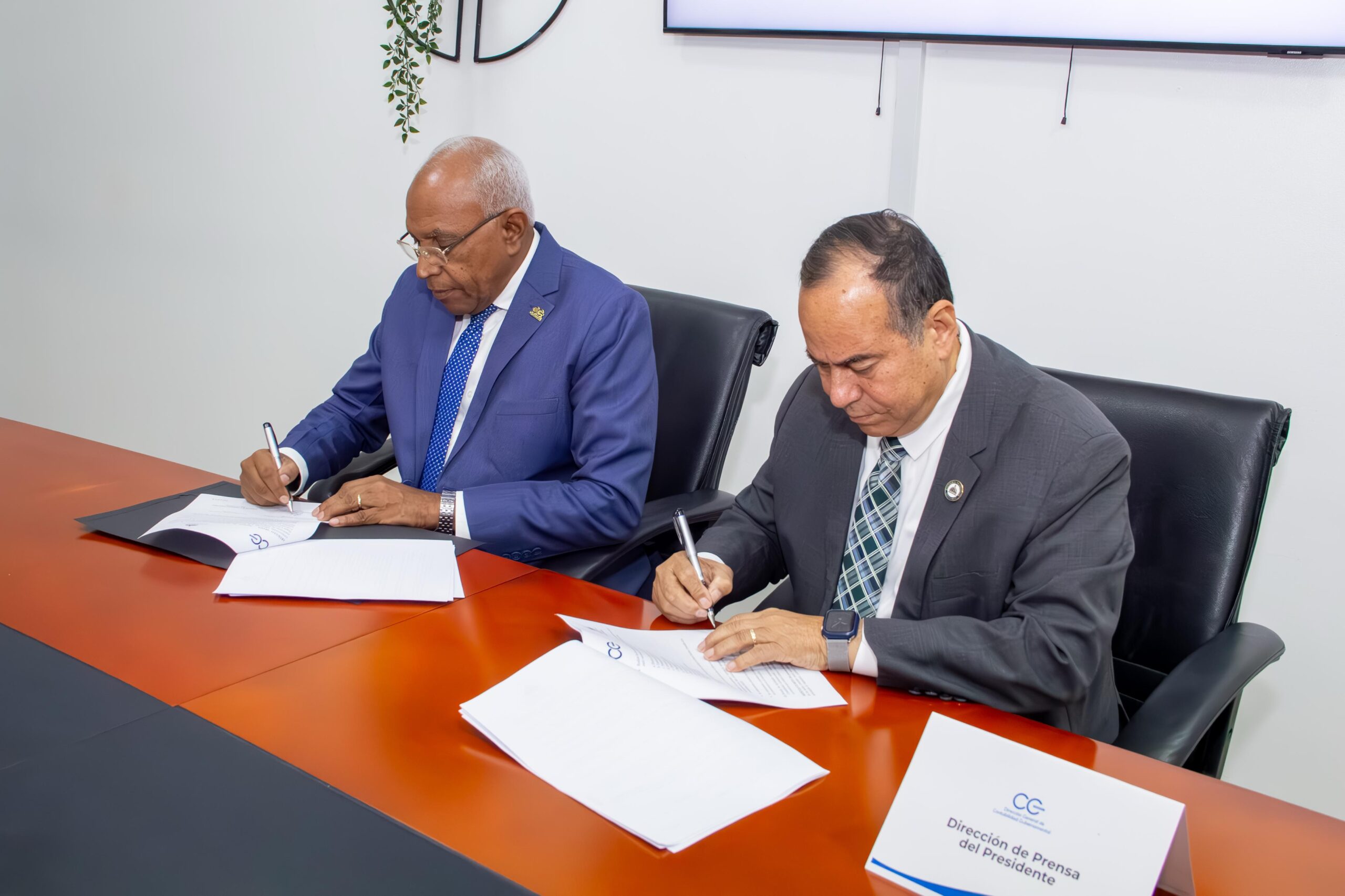 DIGECOG impulsa estandarización contable para fortalecer transparencia ...